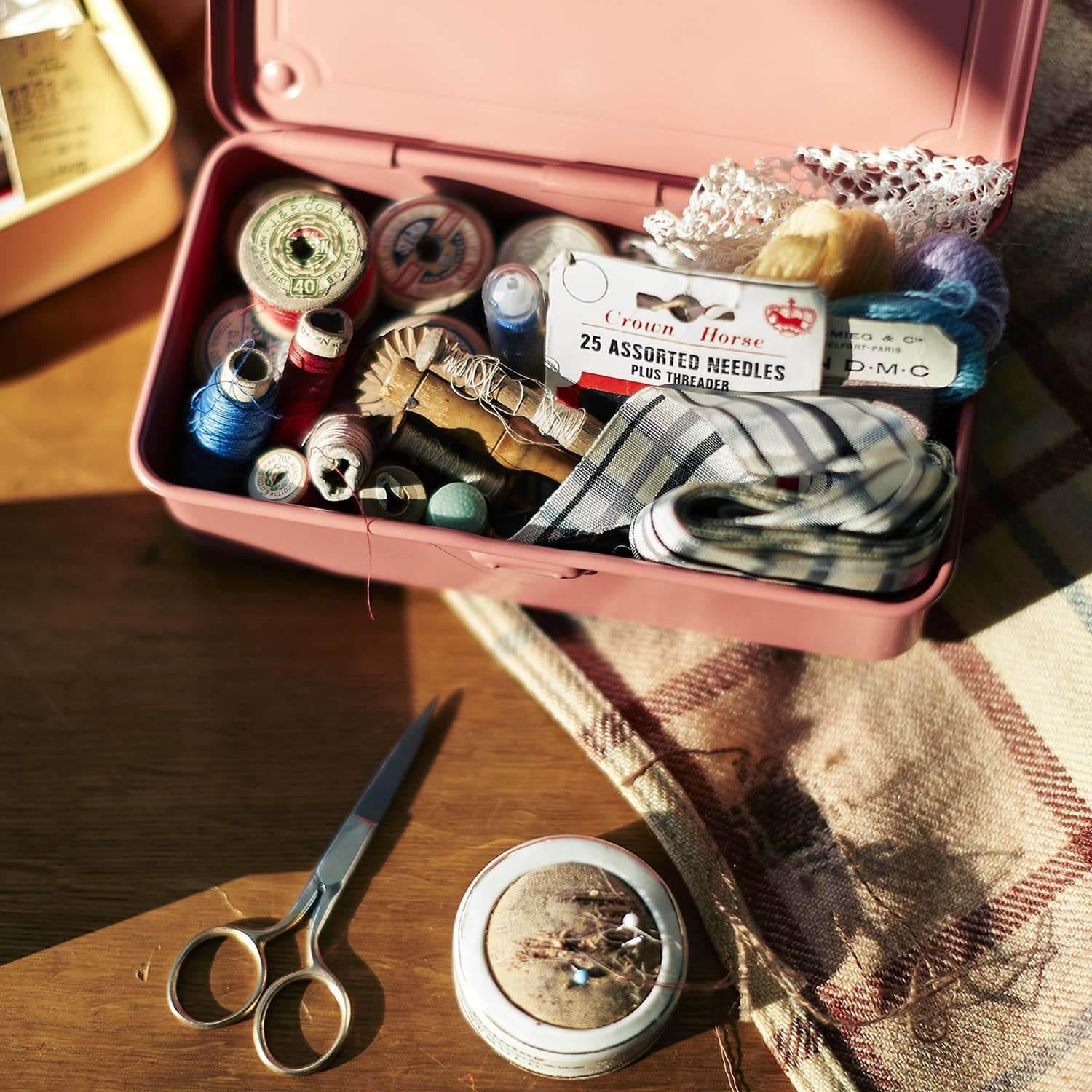 TOYO STEEL - T-190 Tool and Storage Box | WHITE – Likely.es